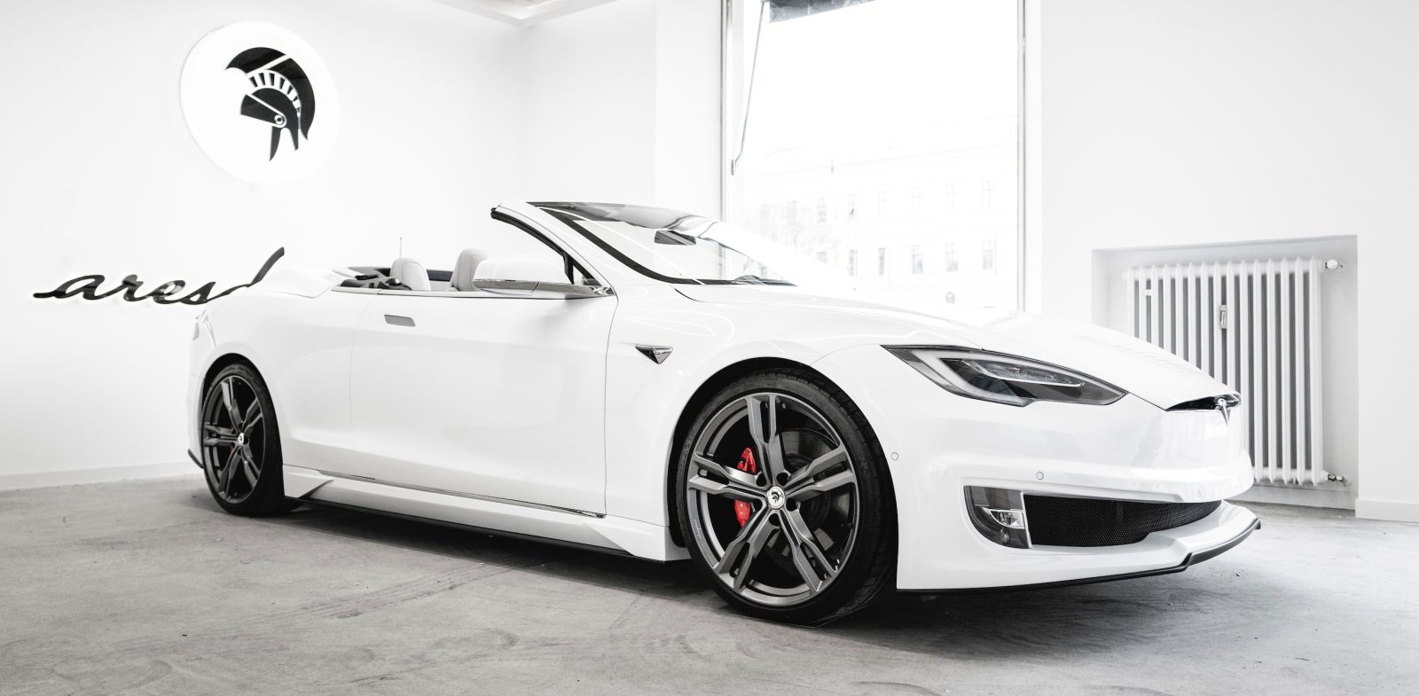 Tesla Model S is turned into 2-door convertible and actually looks good ...