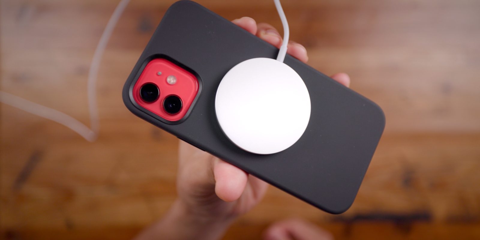 Apple patents new magnetic connector that could replace Lightning port ...