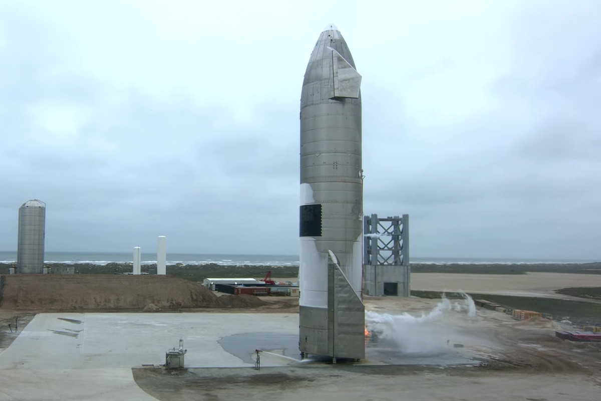 SpaceX successfully landed a Starship prototype for the first time ...
