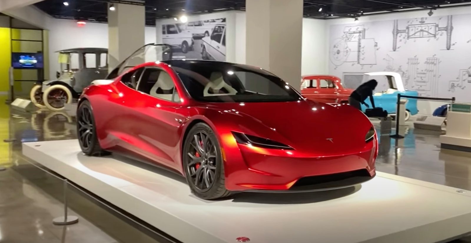 Close look at rare Tesla Roadster outing ahead of production version ...