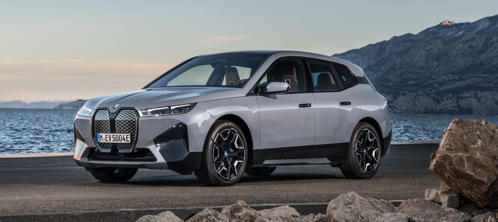BMW launches iX electric vehicle in the US starting at $83,200 - Top ...