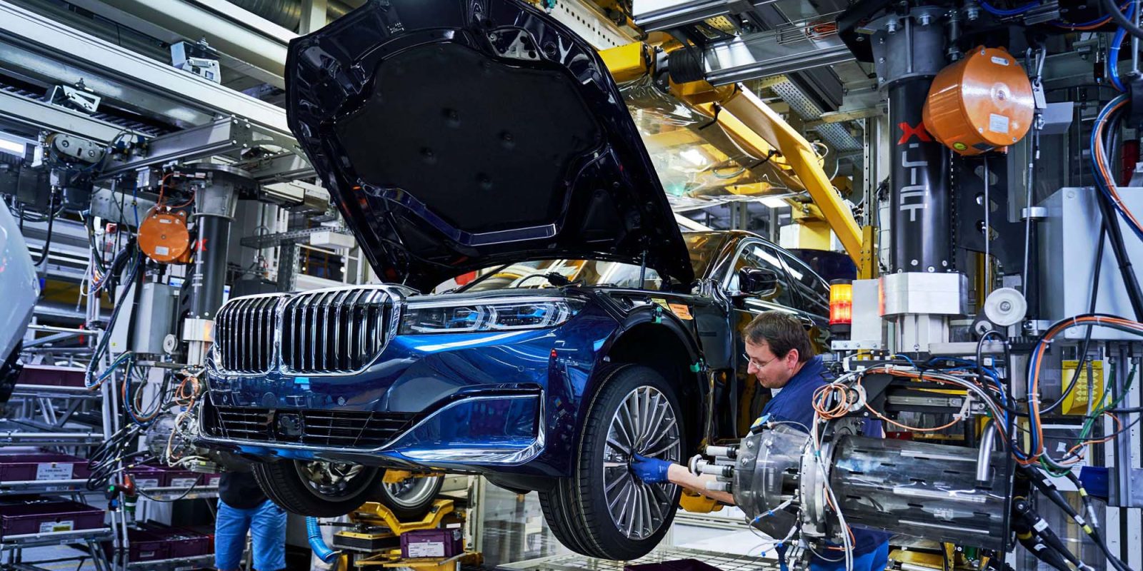 BMW plans to reduce CO2 emissions in vehicle life cycles by 40% by 2030 ...