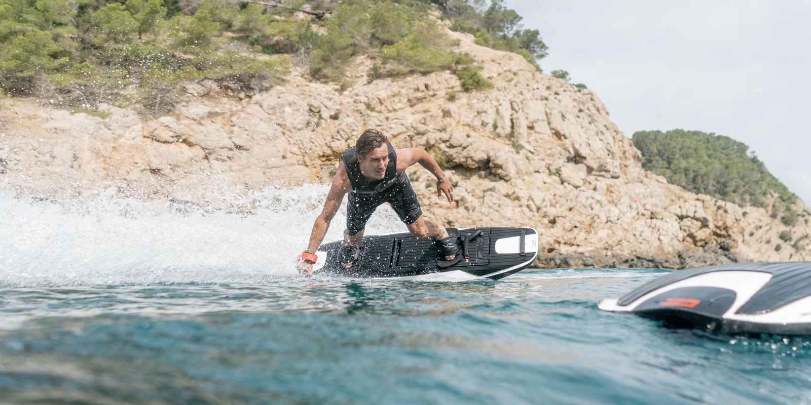 The world’s most extreme 35 MPH electric surfboard just got… even more ...