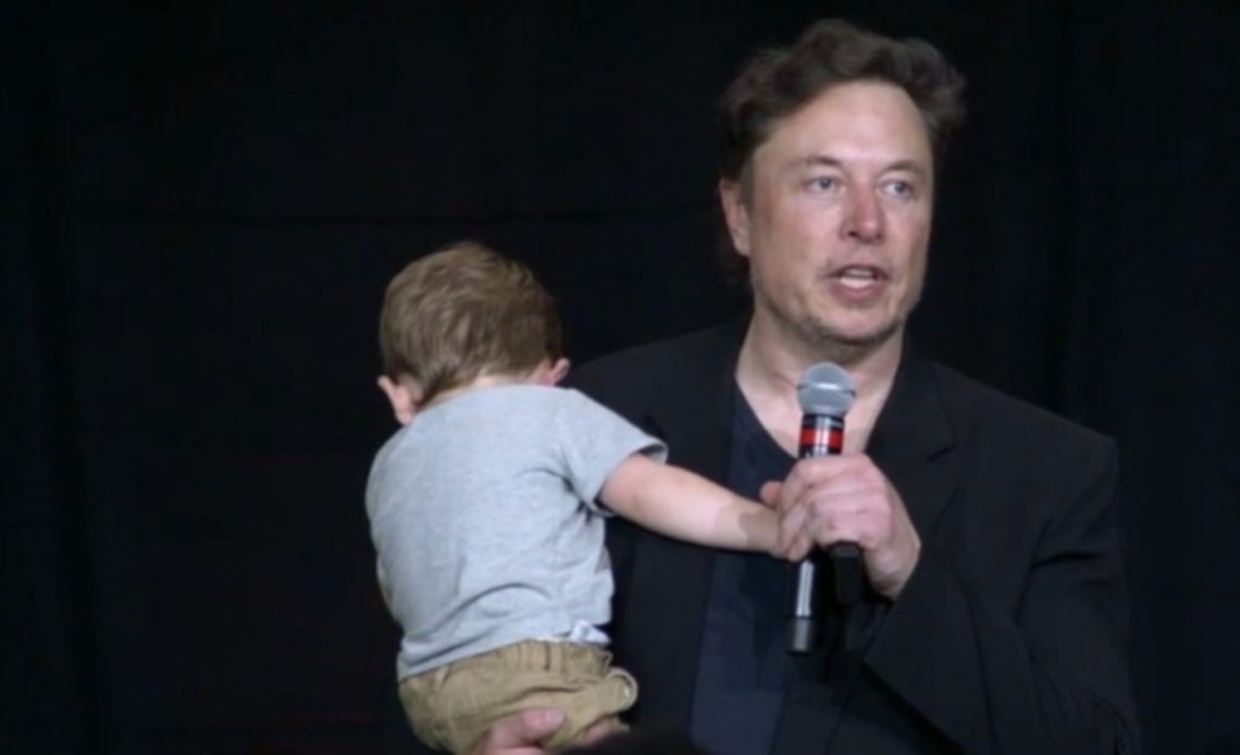 Elon Musk warns Tesla workers of a ‘nutty’ end-of-quarter delivery wave ...