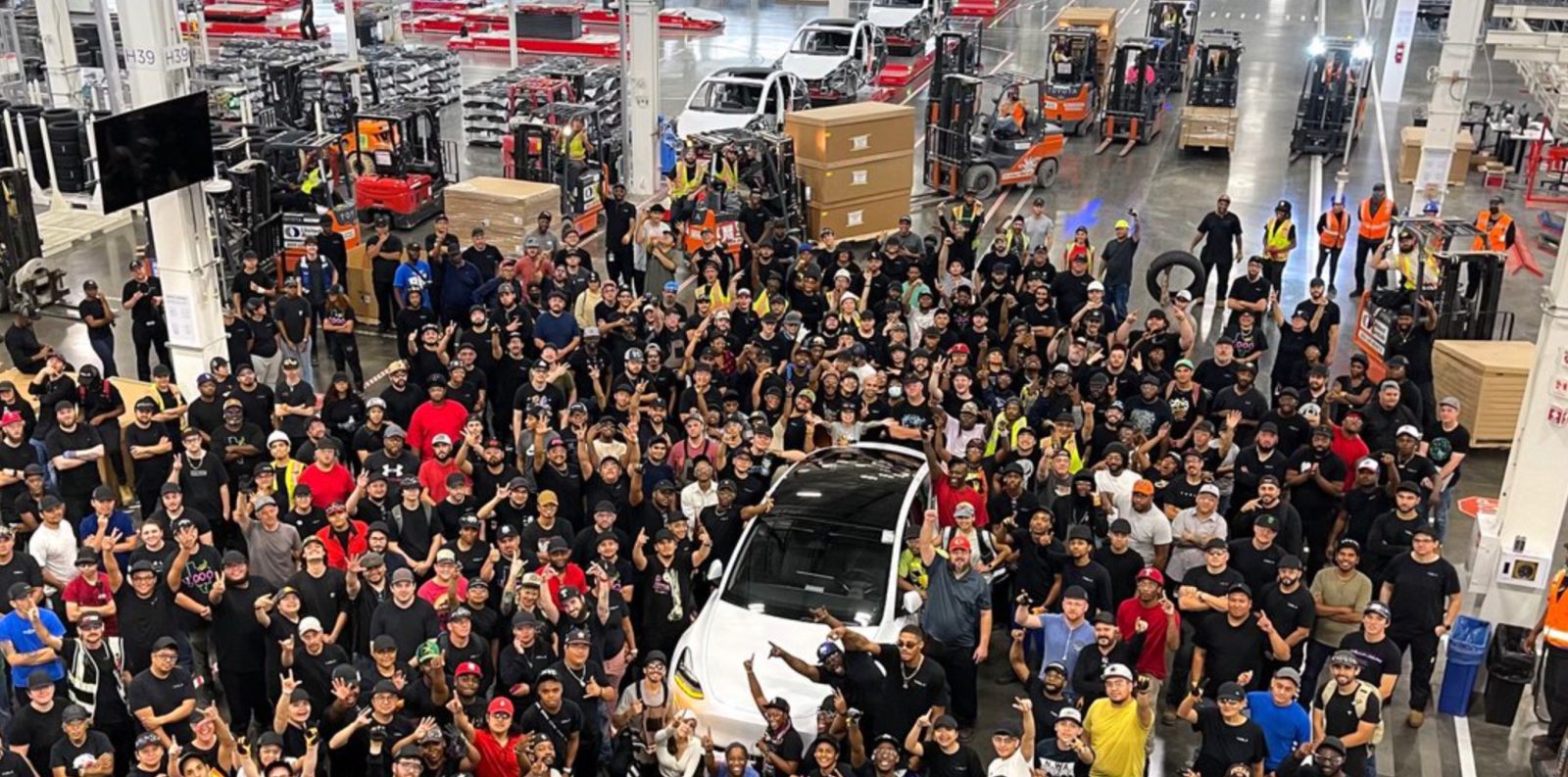 Tesla Gigafactory Texas has produced 10,000th Model Y electric SUV ...