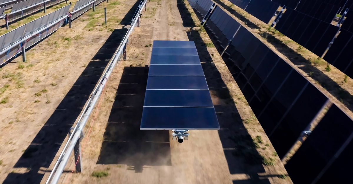 This company has invented automated robots that can build huge solar ...