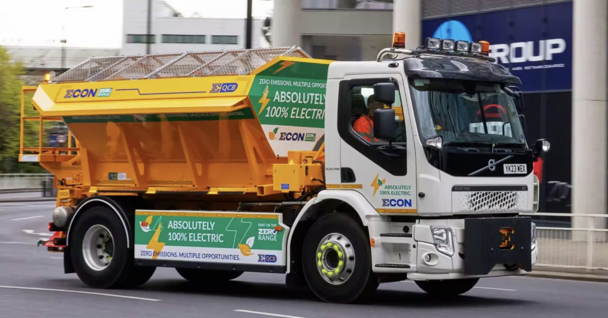 Volvo Trucks and Econ just unveiled an electric gritter truck that can ...