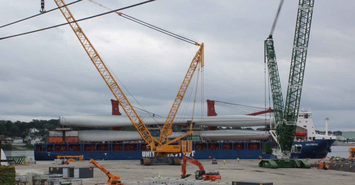 Turbine blades for the first US utility-scale offshore wind farm have ...