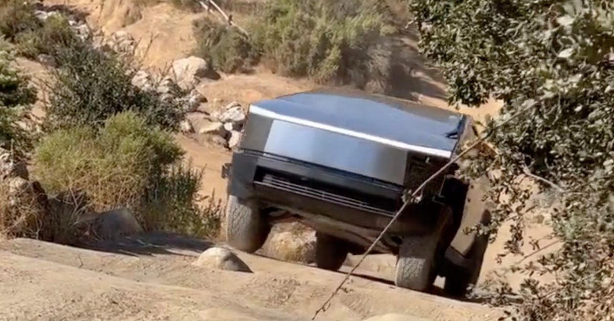 Tesla Cybertruck spotted climbing stairs off-road - showing great ...