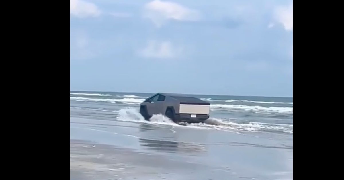 Tesla Cybertruck Drives into Ocean, Testing Float Claim!